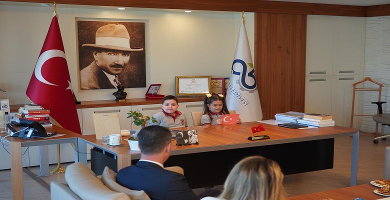 Çorlu’da Başkanlık Makamı İrem ve Kerem’e Emanet - ERGENE GAZETESİ